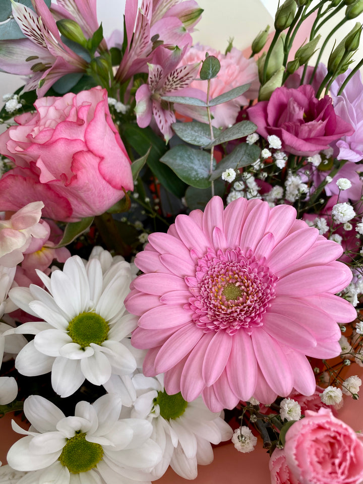 Pam's Flowers Dundee - Top Rated Florist in Dundee